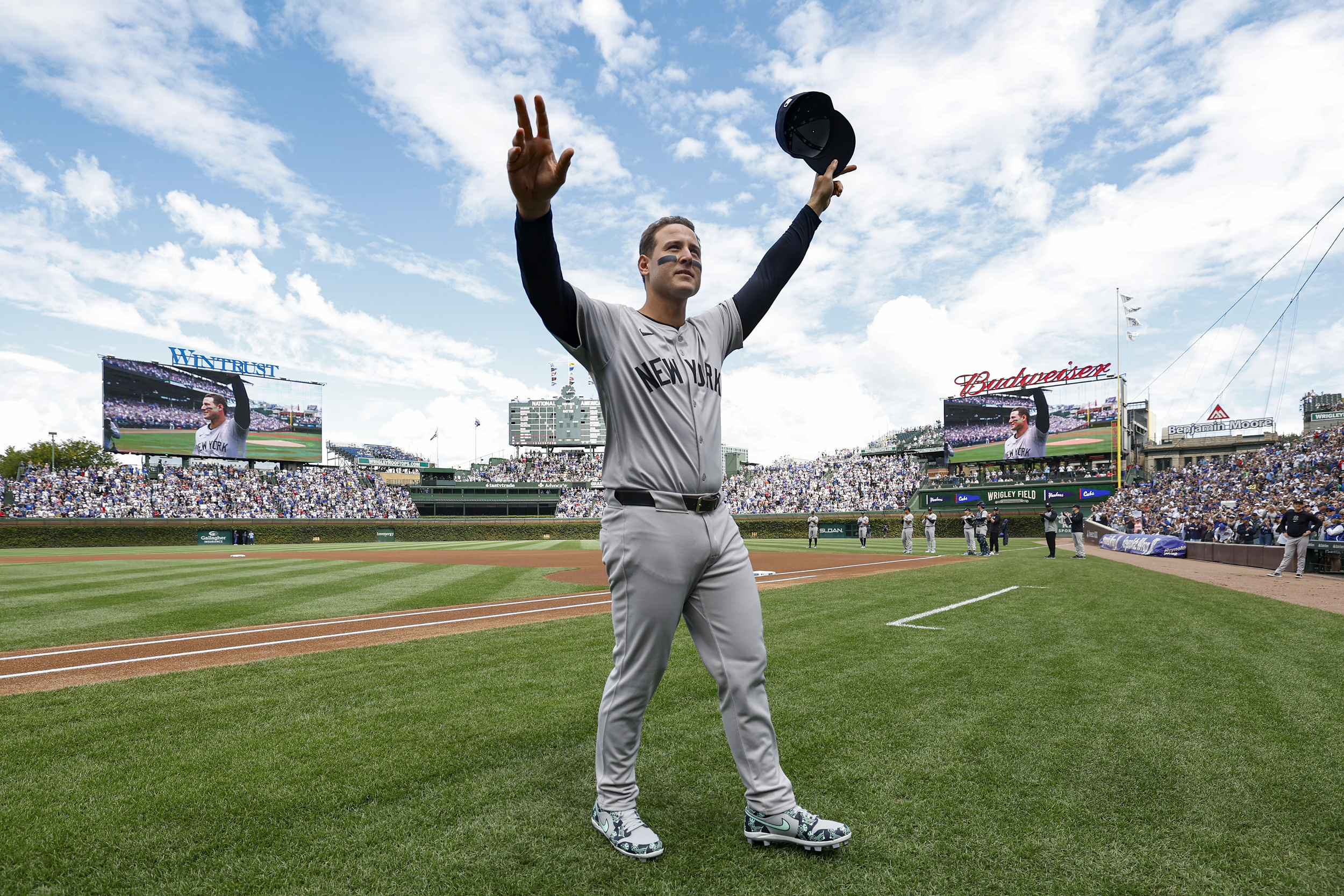 Cubs legend Anthony Rizzo announces retirement from MLB