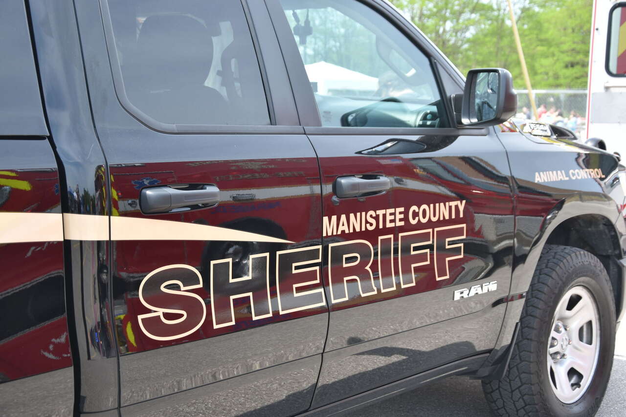 22-year-old Onekama snowmobiler dies in crash