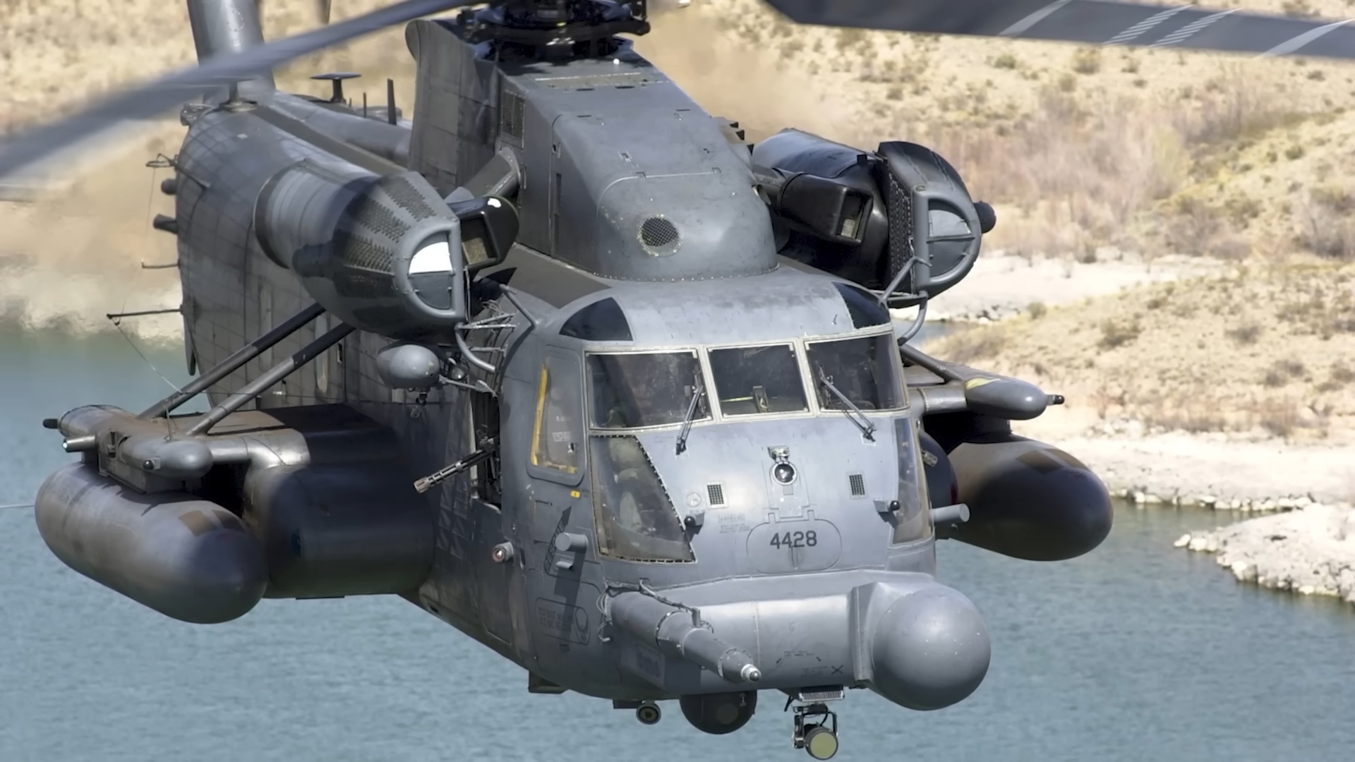 Heavy-Lift Helicopter That Broke All the Rules