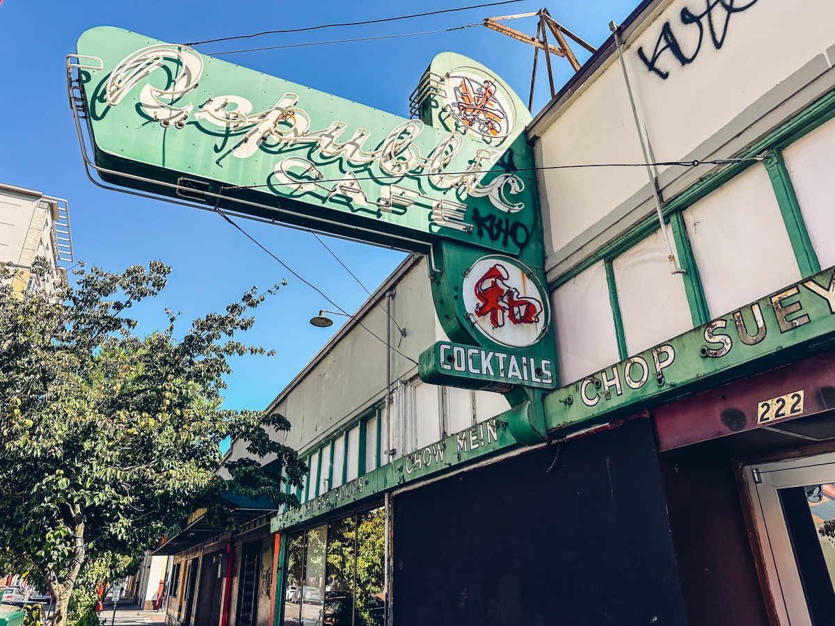 Republic Café And Ming Lounge