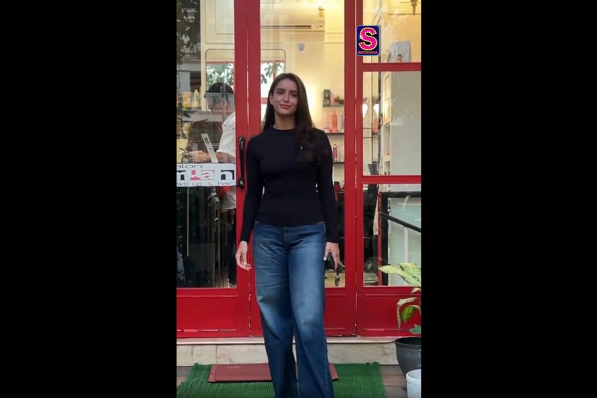 Tripti Dimri steps out with a fresh new hairdo, keeping her look simple ...