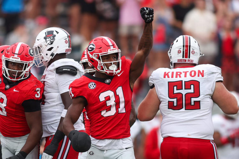 Kyron Jones not letting injury keep him off the field