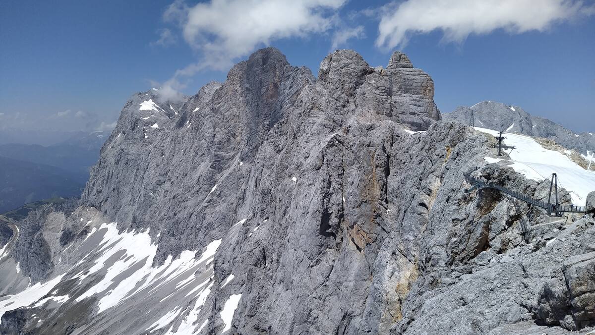 «Versuchten sie, aufzuwärmen»: Deutsche retten Frau (46) aus Gletscherspalte