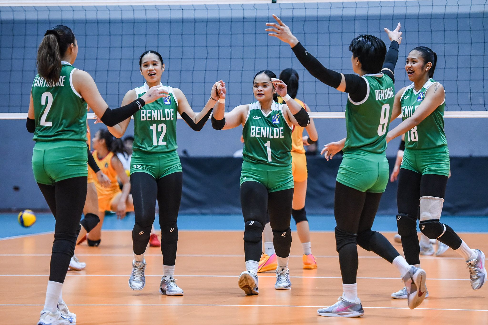 Volleyball: St. Benilde fends off Mapua for place in V-League semis