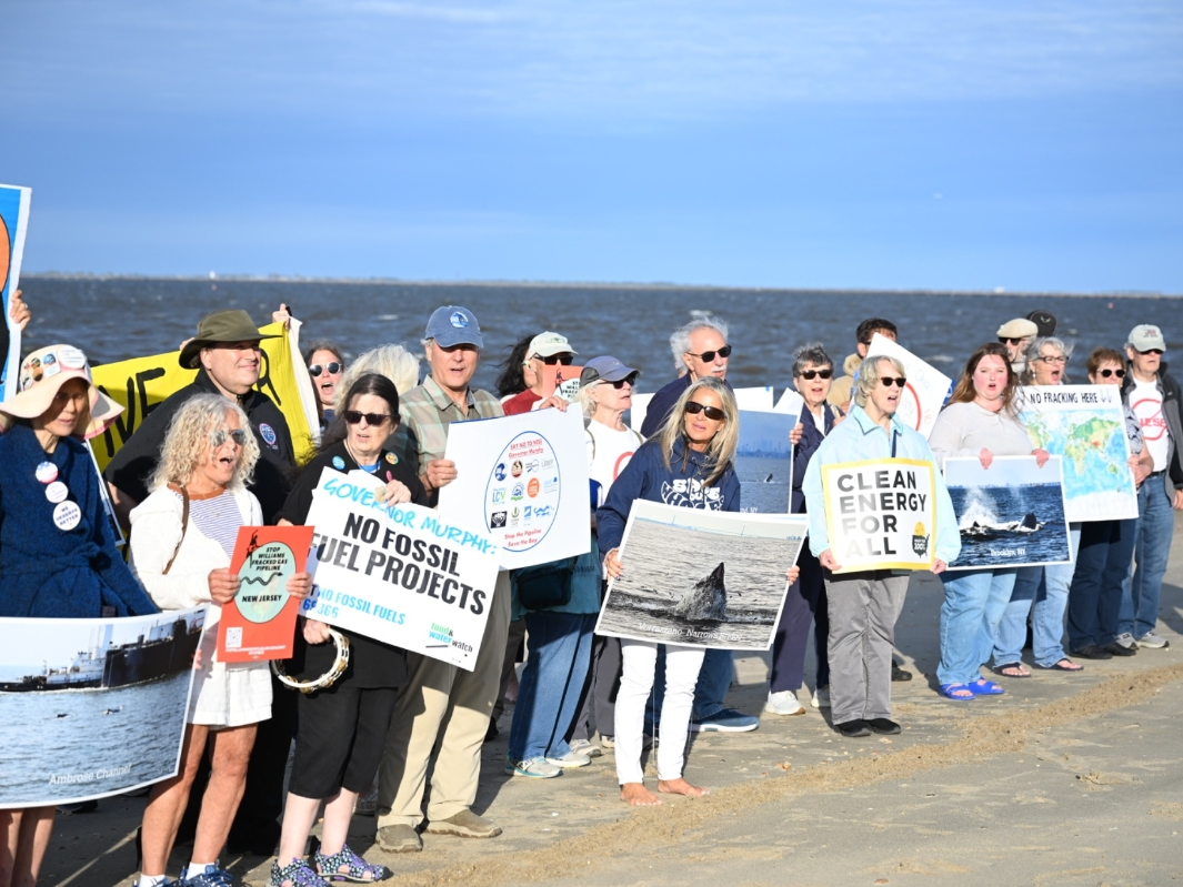 100+ Rally Against 23-Mile-Long Natural Gas Pipeline Under Raritan Bay