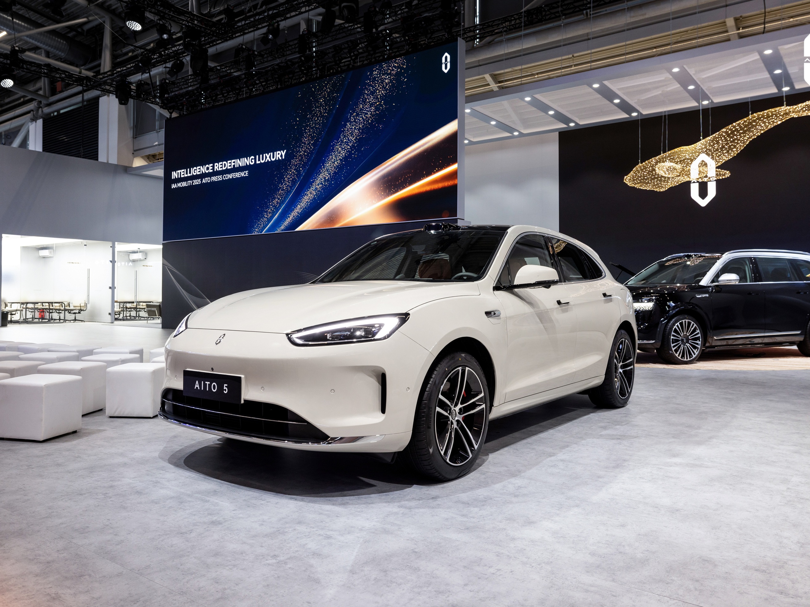 A Salone di Monaco 2025, Aito porta i SUV M9, M7 e M5