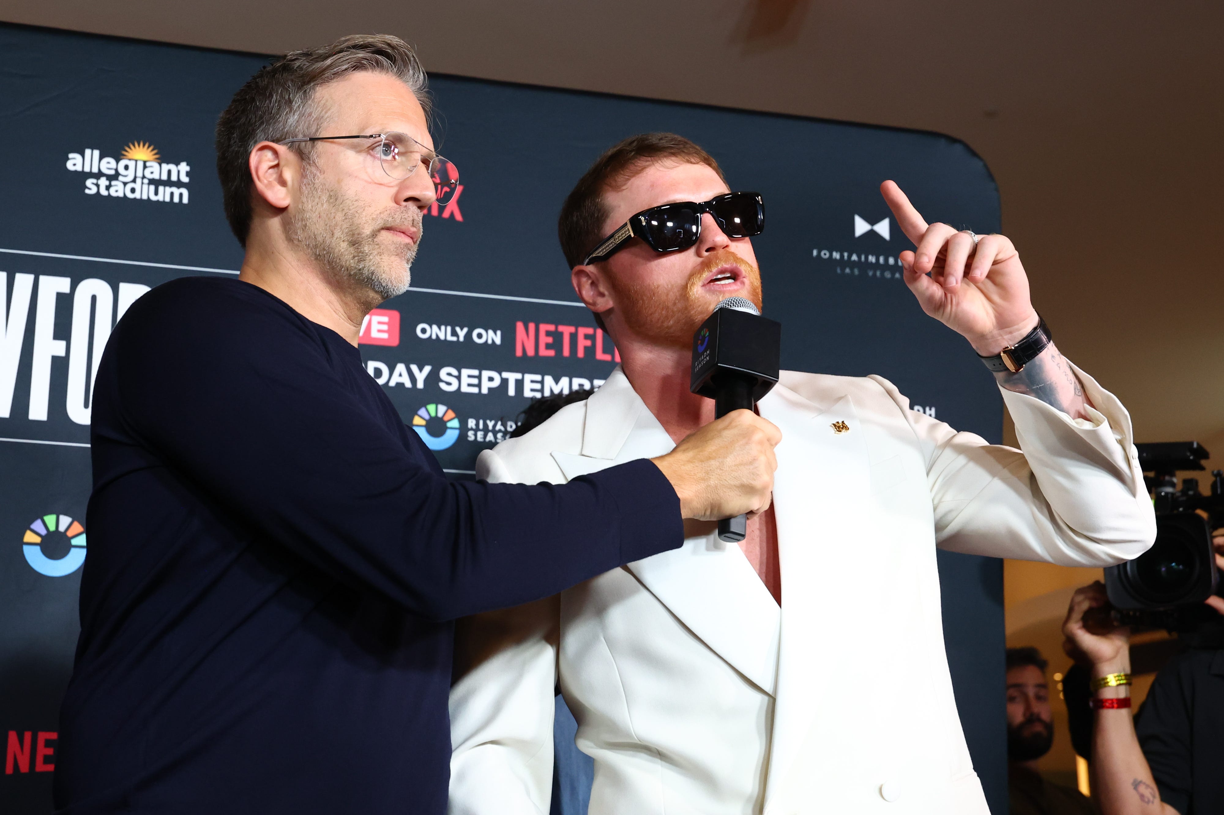 What time does Canelo Alvarez fight Terence Crawford on Saturday? Ring ...