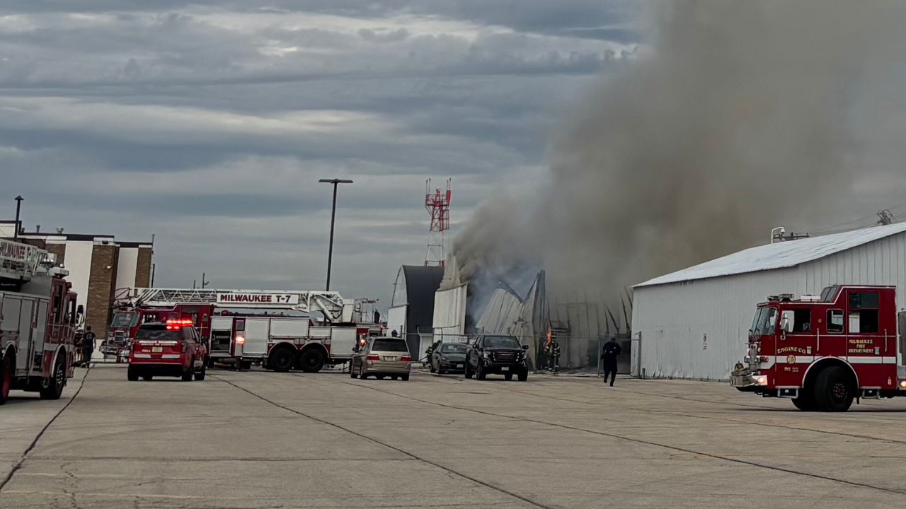 Fire at Milwaukee's Timmerman Airport hangar now under control