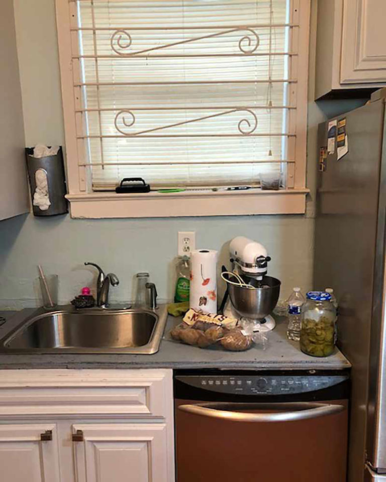 Stale White Kitchen Cabinets Go From Cheap to Chic in This Dramatic ...