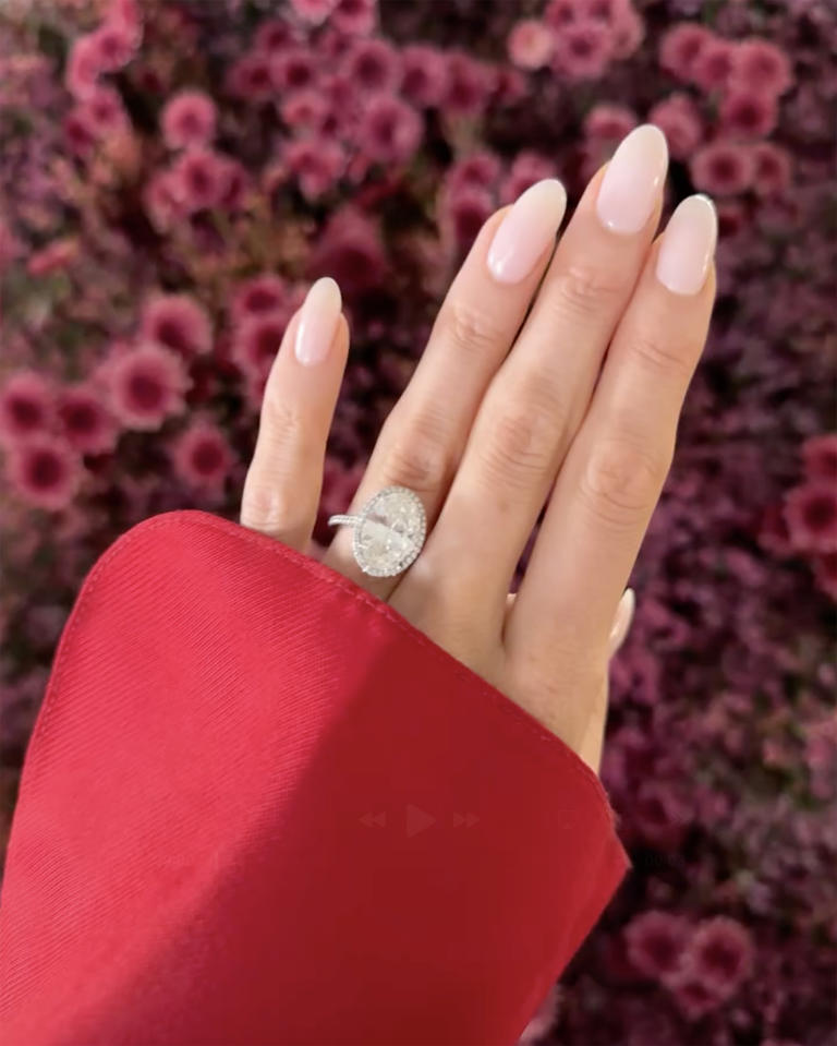 Elsa Hosk and Tom Daly are engaged — see her massive Tiffany ring