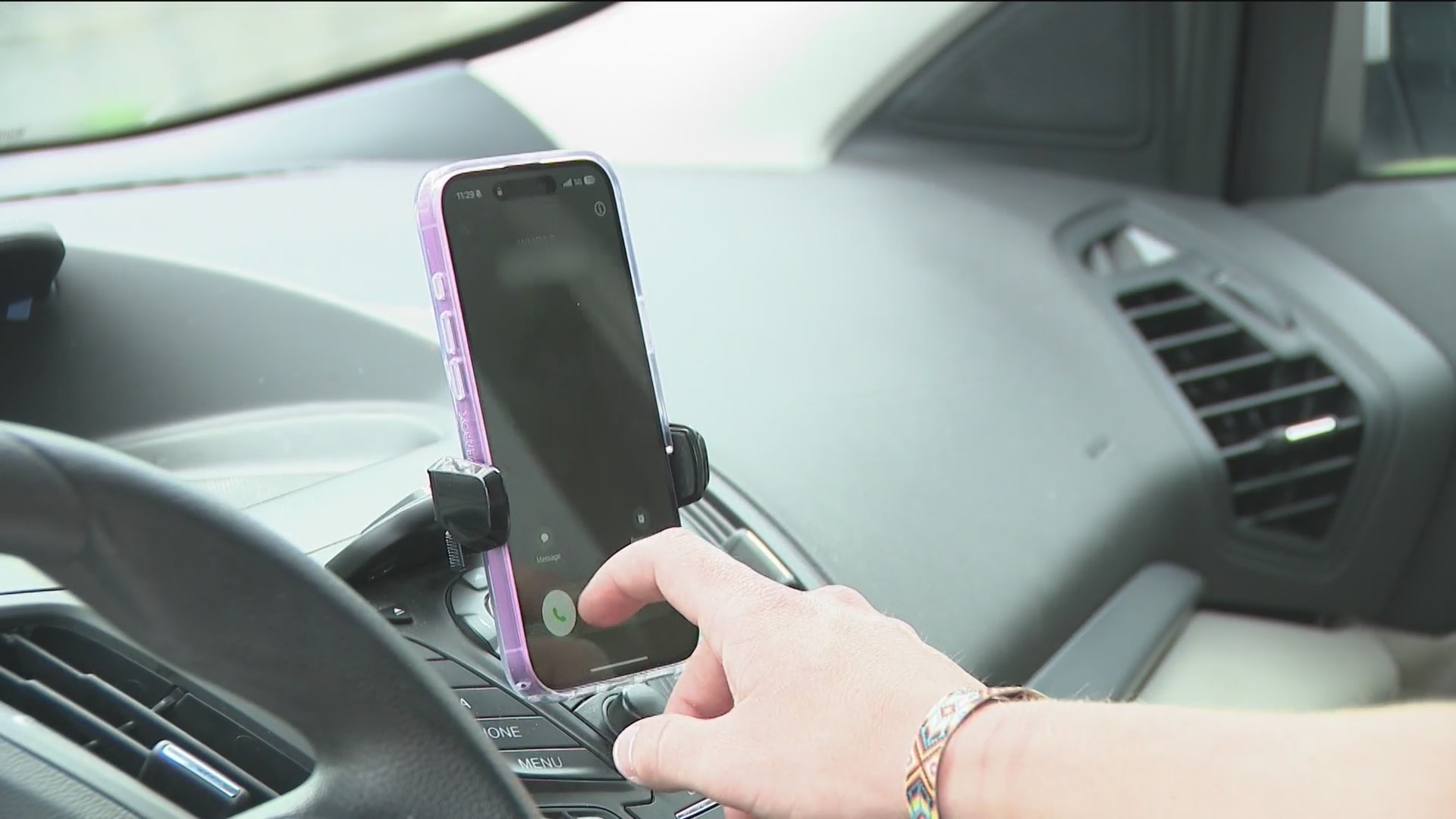 Hands-free law leads to thousands of warnings in first two months