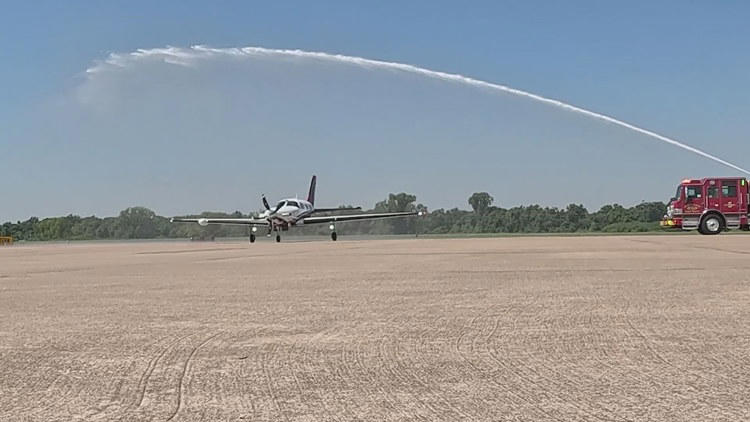 'What a blessing' | Houston-area pilot honored in Sugar Land after ...