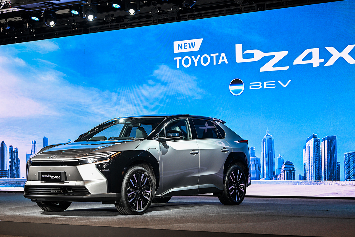Toyota bZ4X รถ BEV ไฟฟ้า วิ่งไกล 600 กม.