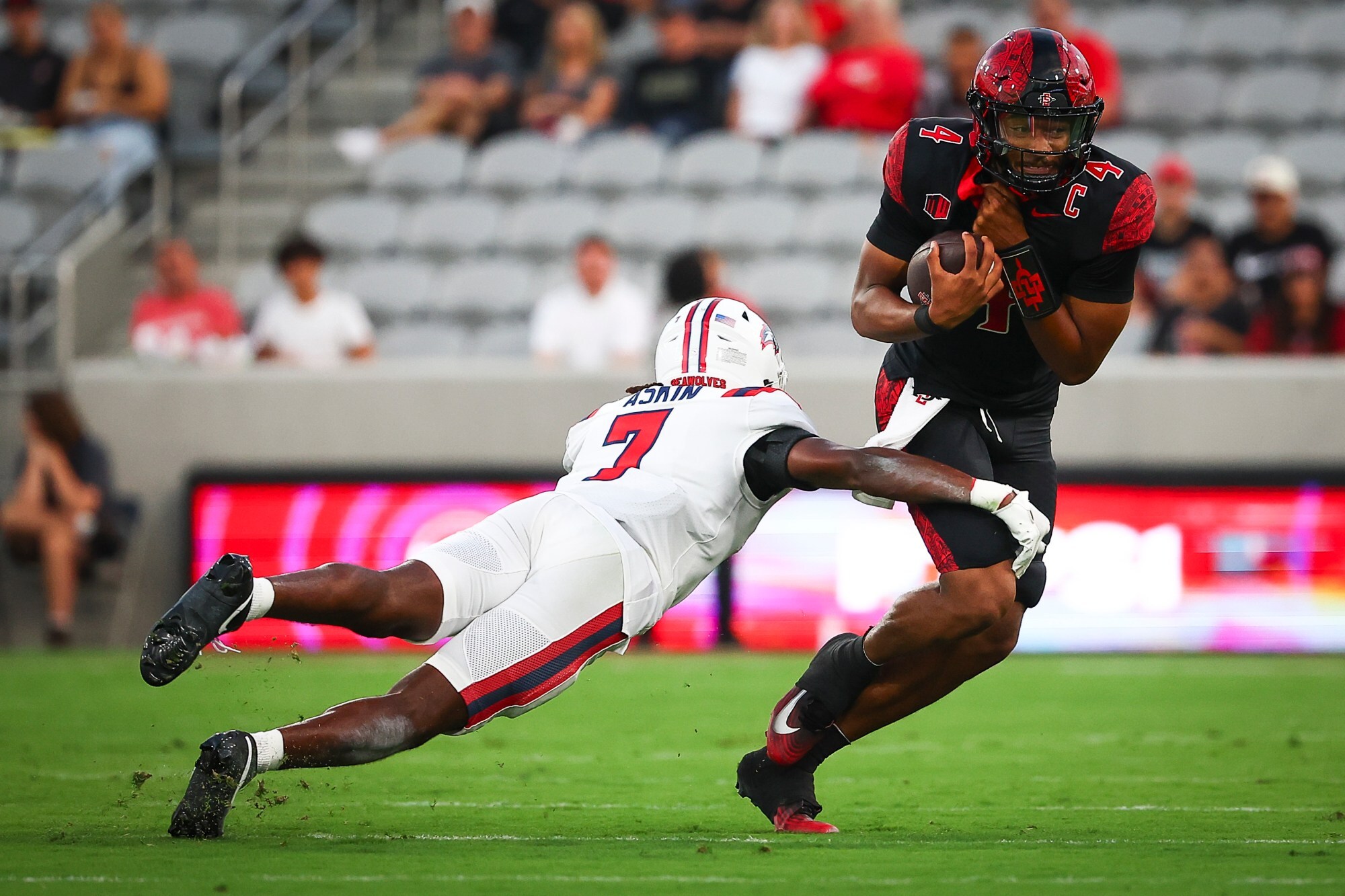 Aztecs coach Sean Lewis says QB Jayden Denegal just needs more time on ...
