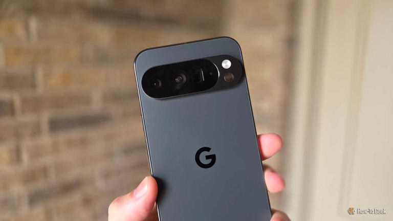 Samsung's camera wobble is ruining its flagship phones—and a case won't ...