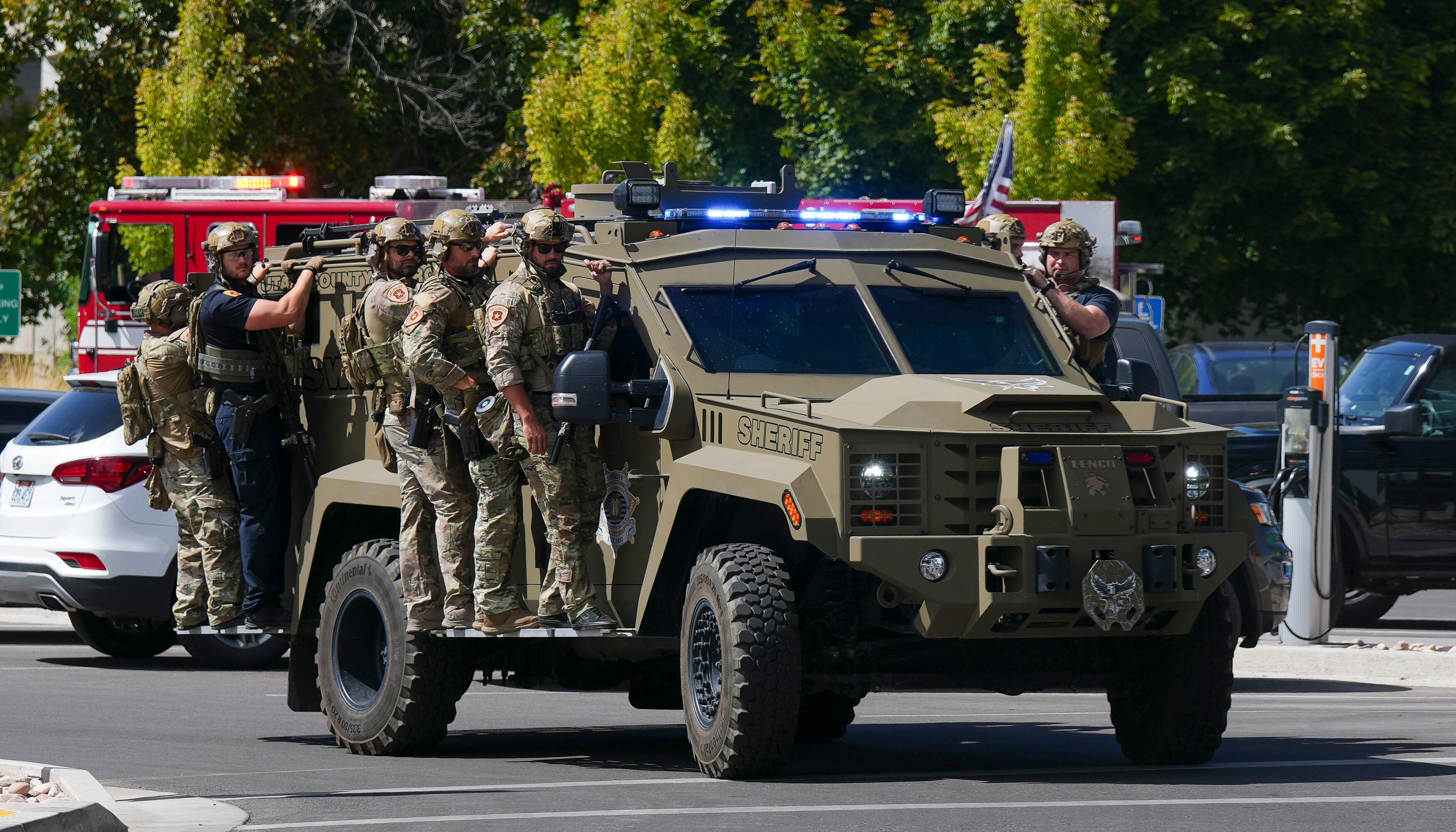 No shooter in custody after Charlie Kirk killing as ‘investigation and ...