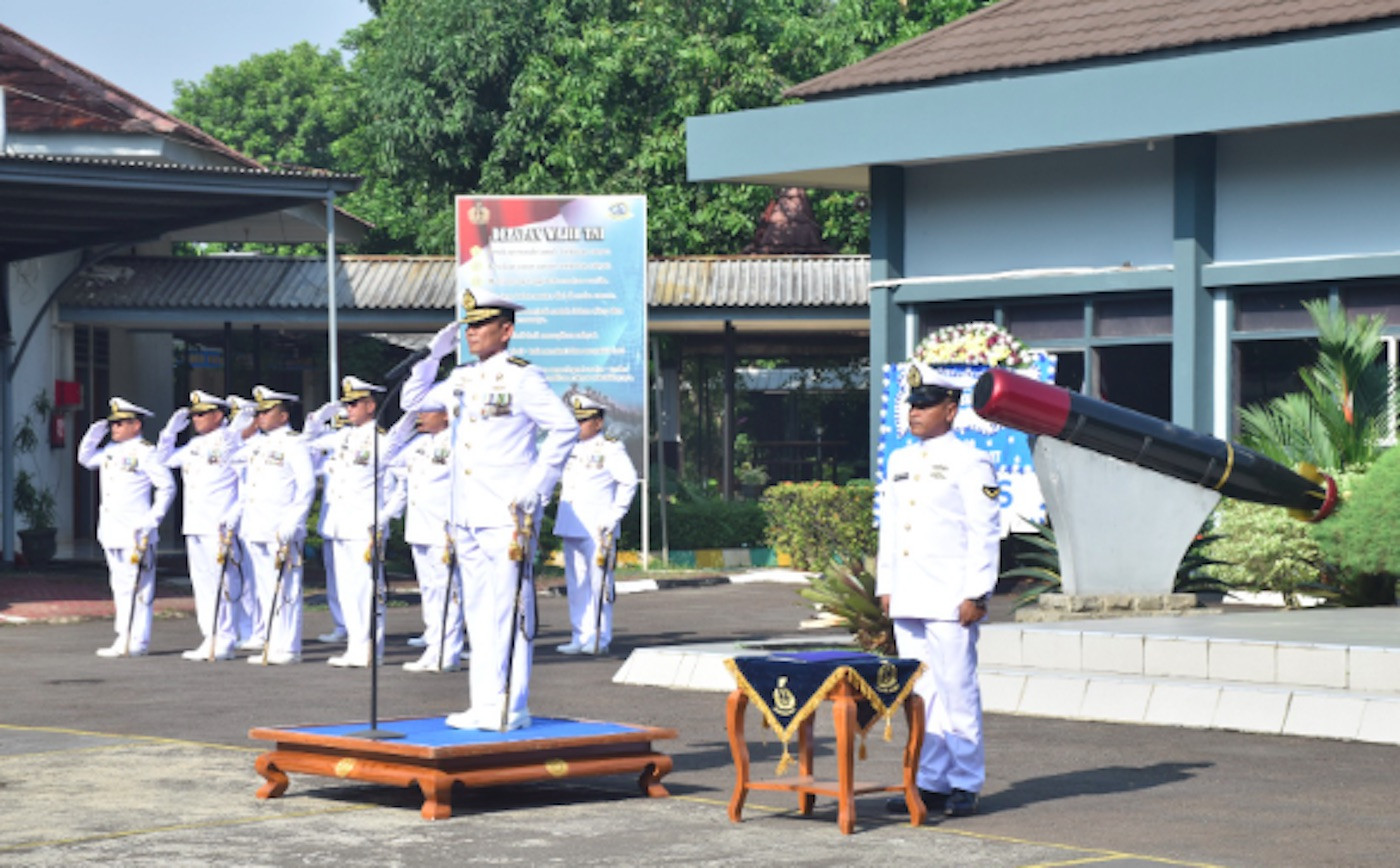 Sekretaris Dislitbangsal Pimpin Upacara Peringatan Hari Jadi Ke-80 TNI AL