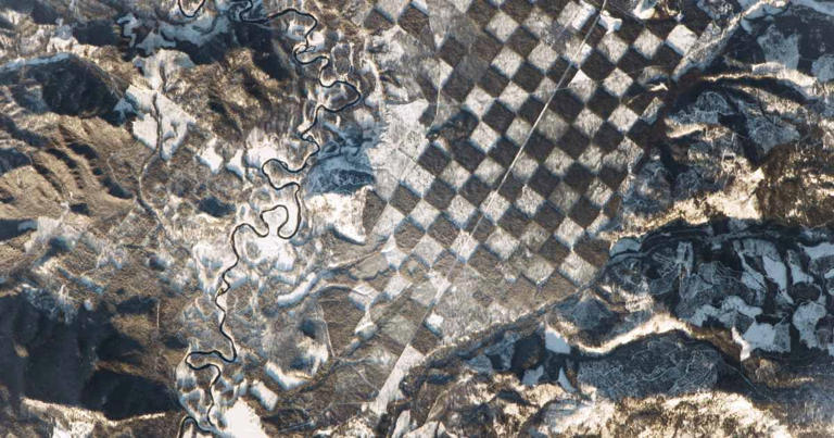Astronaut clicks bizarre ‘chessboard’ photo near Idaho River from ISS