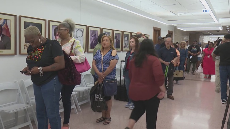 Nearly 300 Houston retirees still waiting on pension checks, mayor responds