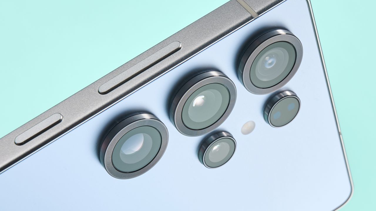 Samsung Galaxy S26 Ultra looks set to continue 2025's biggest design trend