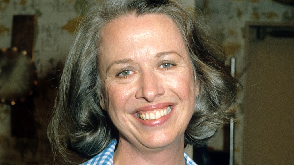 Polly Holliday Dies: ‘Alice' Actor Who Turned "Kiss My Grits" Into ...