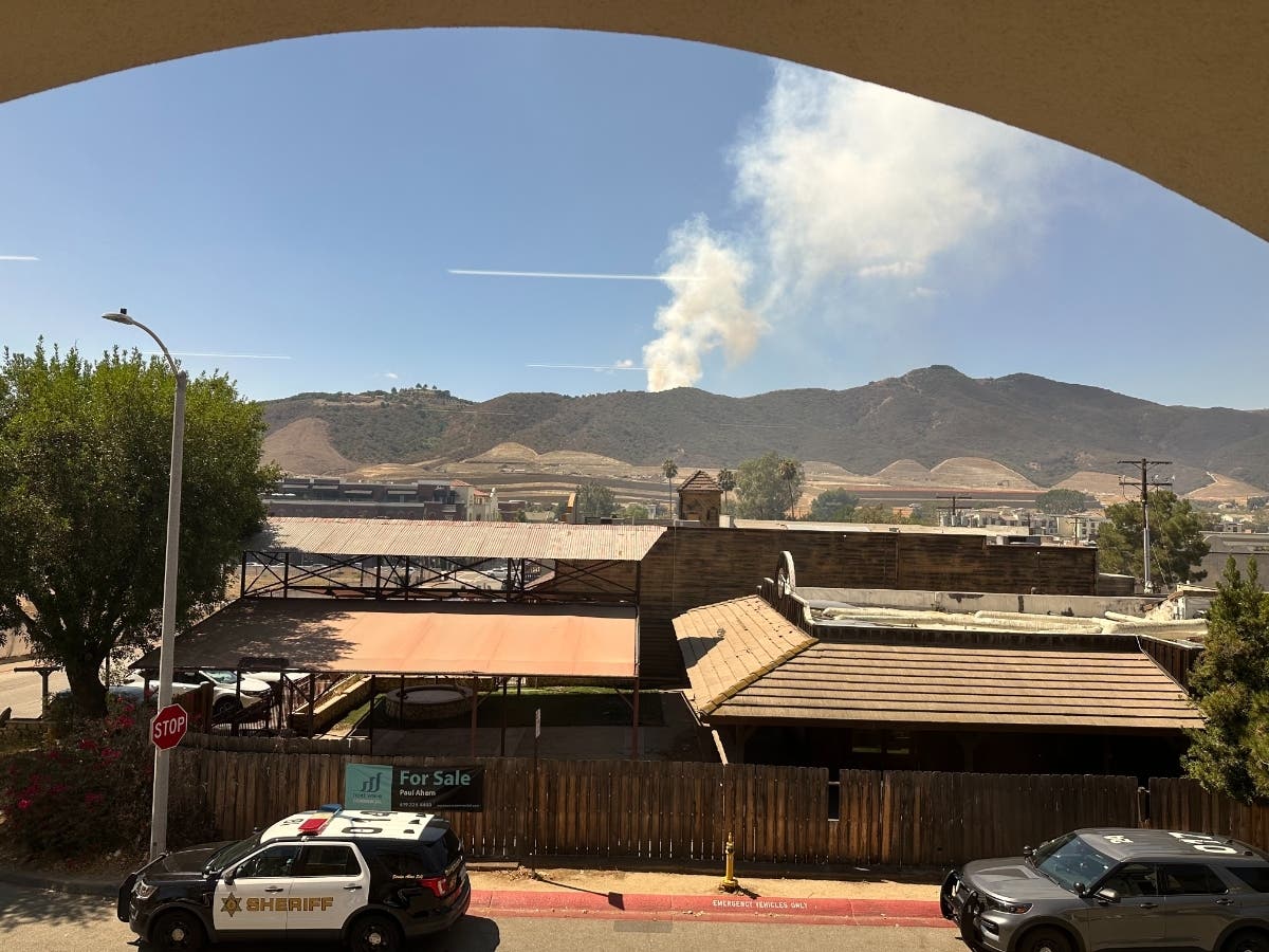 Temecula Fire Smoke Seen Across Southwest Riverside County: See Tornado ...