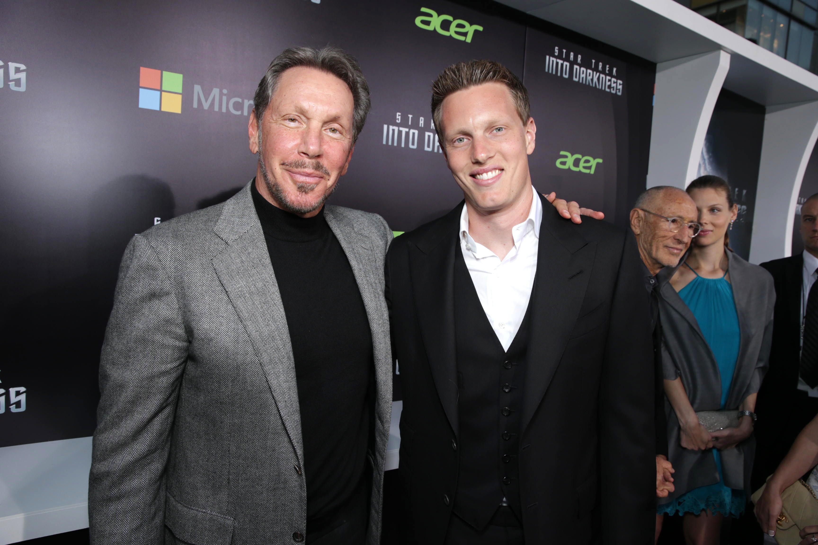 Larry Ellison's $100 billion day reminds us why David Ellison could buy ...
