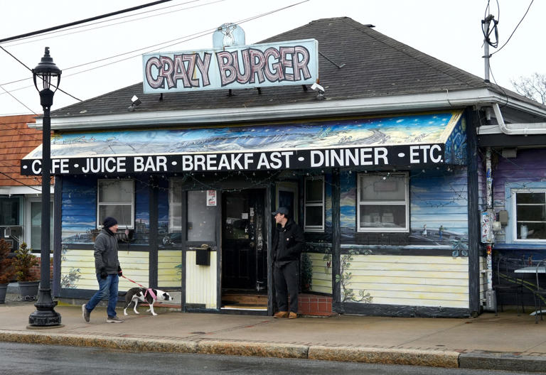 Crazy Burger closes after 30 years. Why the owner decided it's time.