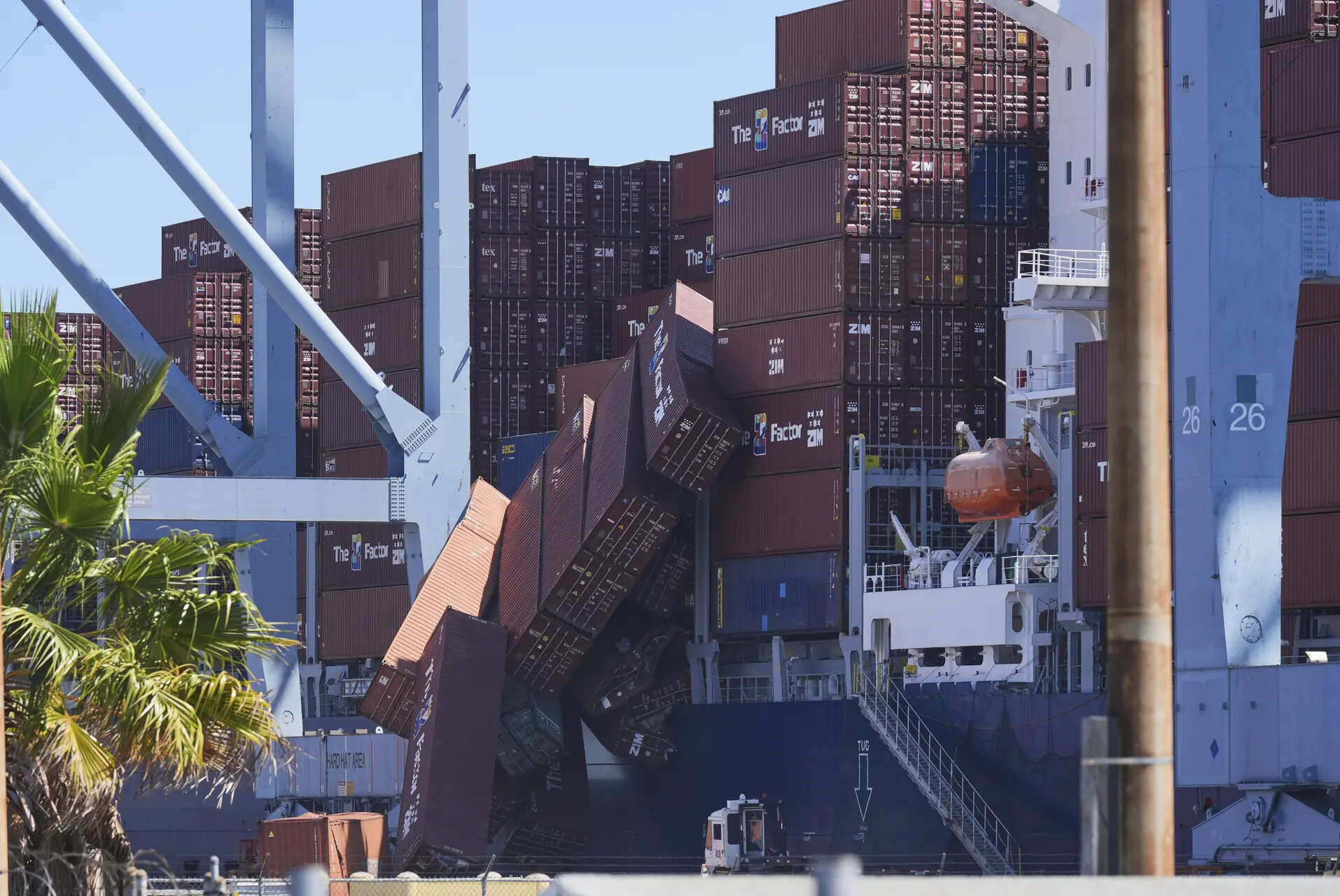 Carnage: Over 60 shipping boxes crash into Pacific from cargo ship off ...
