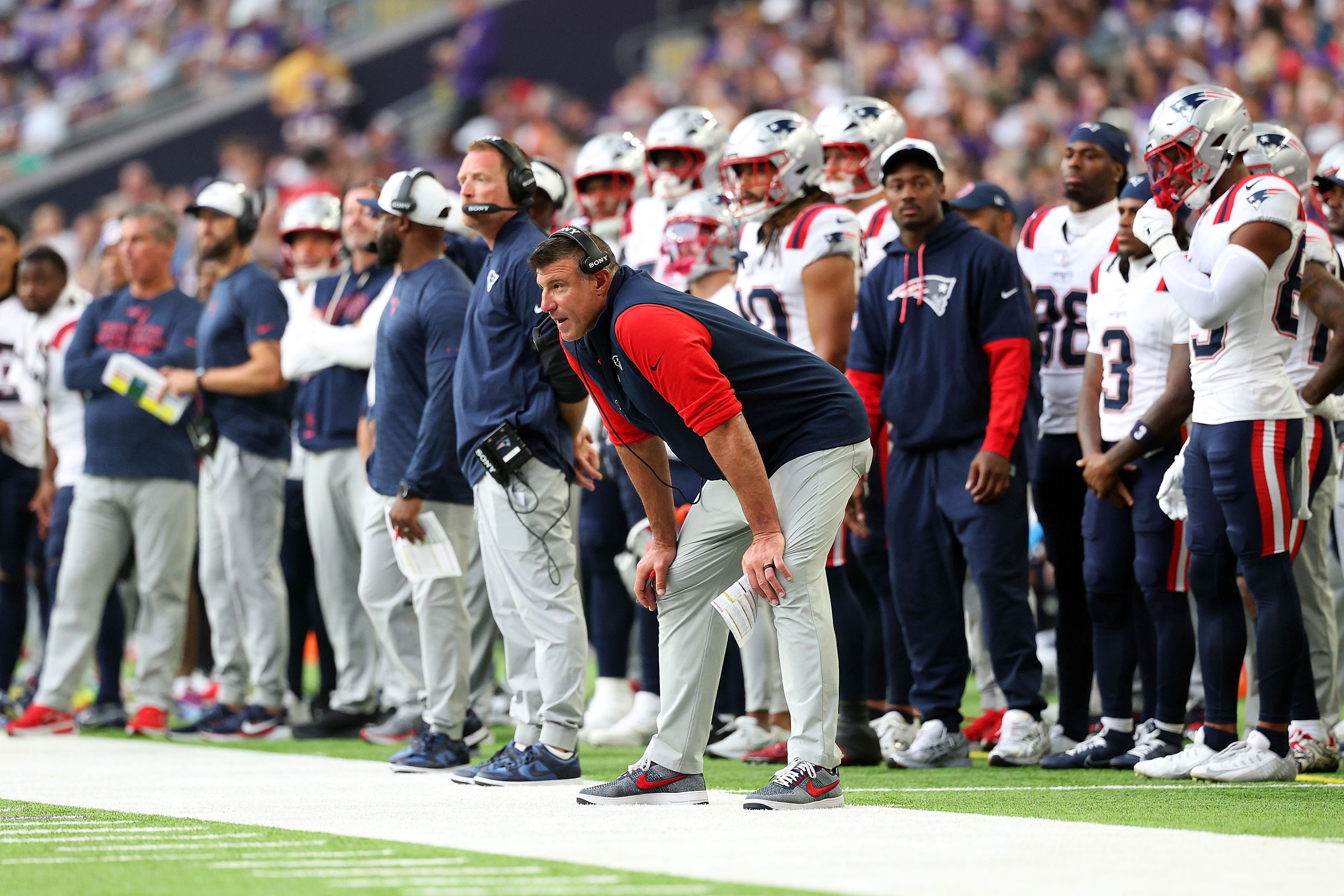 Patriots’ Mike Vrabel Gives Significant Coaching Staff News Ahead of ...