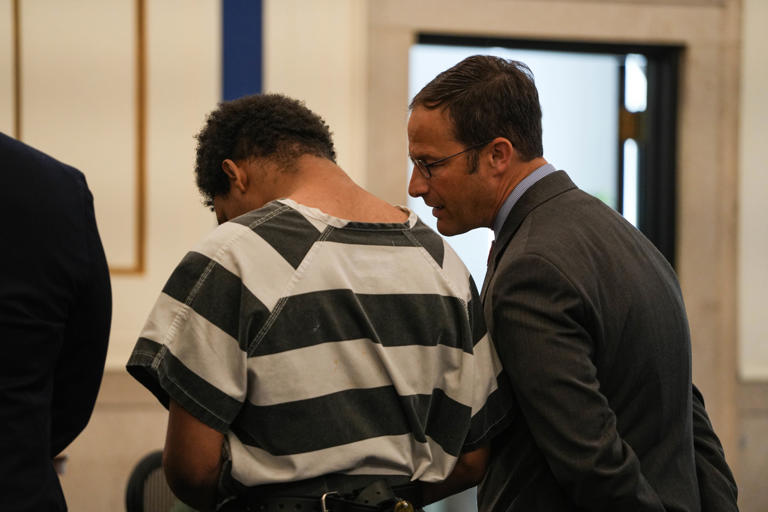 Prosecutor: Man who killed ex-girlfriend, son took Uber to toss body ...