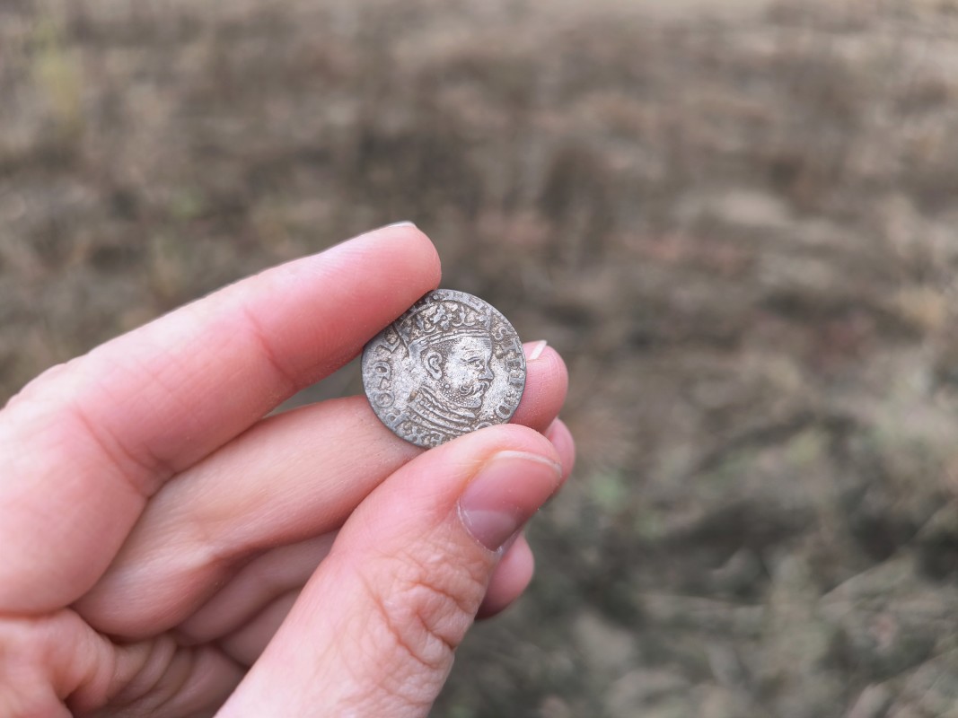 Treasure Hunter Inspired by 'Detectorists' Finds Fortune