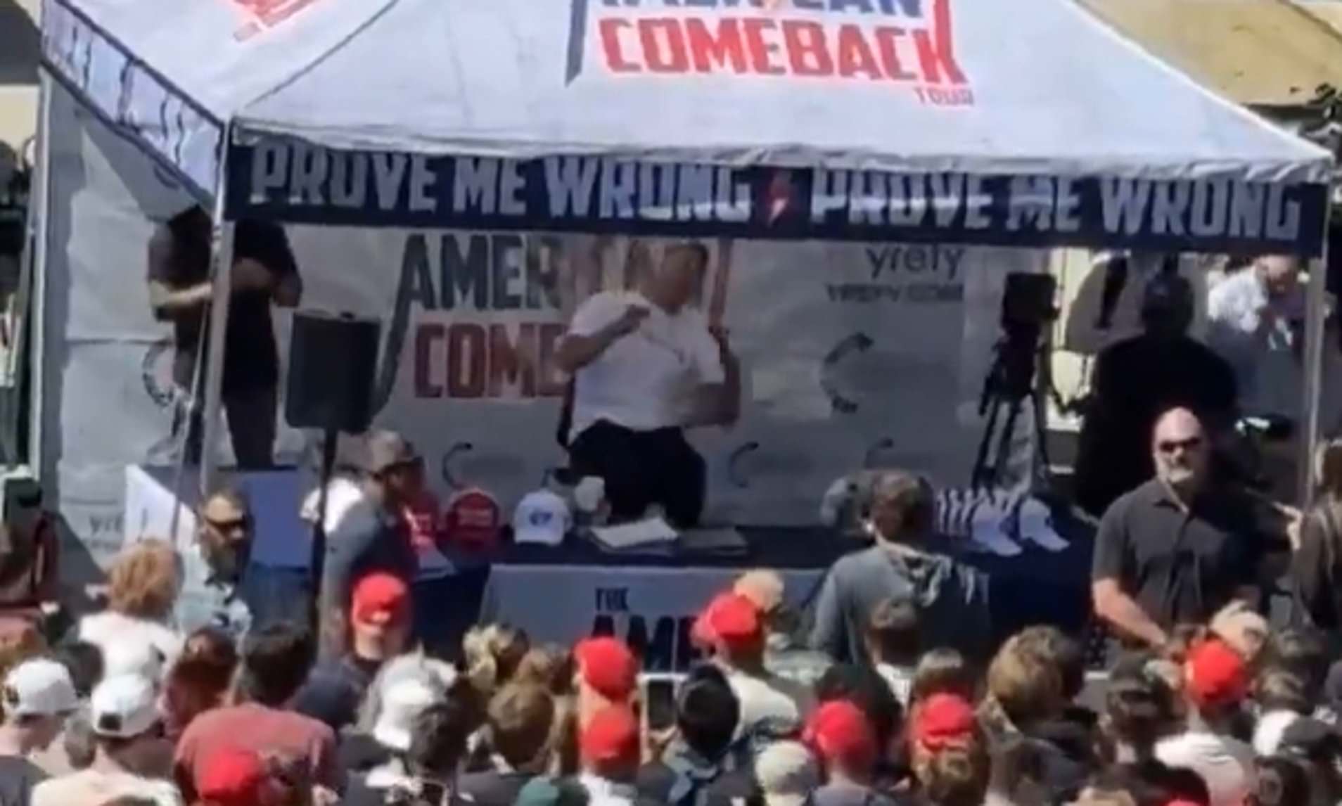 Donald Trump leads prayers for Charlie Kirk after he was shot in neck ...