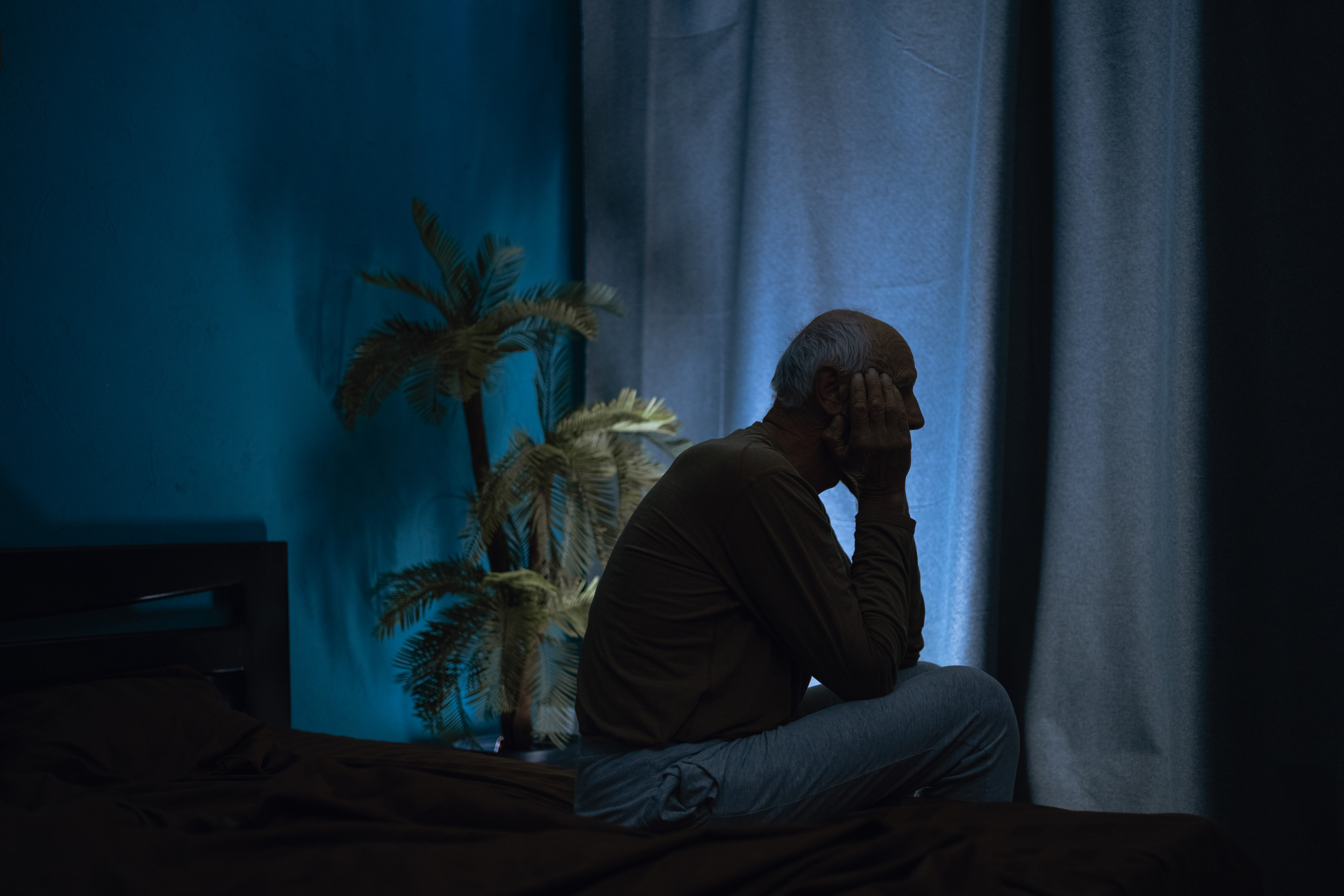 Sleep problems linked to memory loss and faster brain aging
