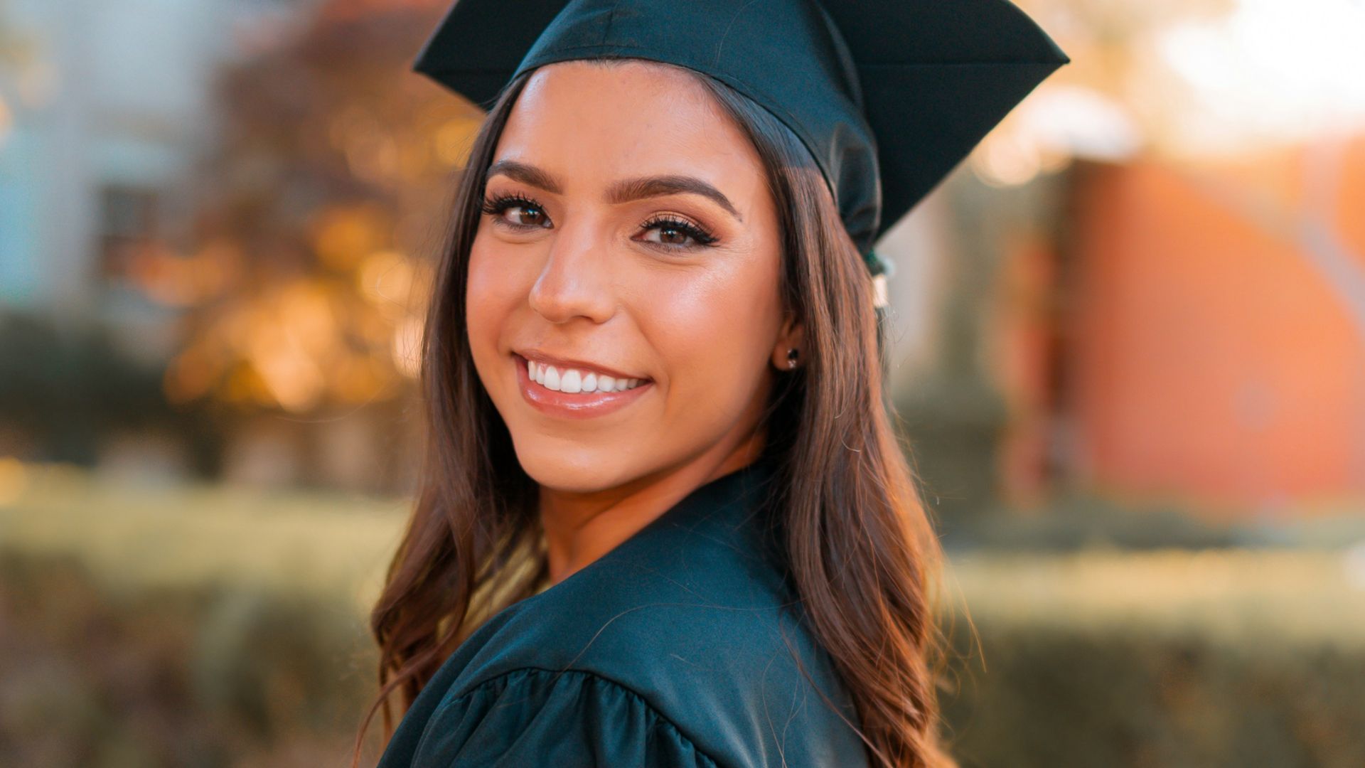 The 10 Most Expensive American Colleges & The 10 Cheapest