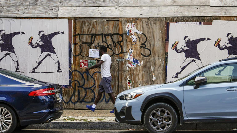 DC 'sandwich thrower' pleads not guilty to misdemeanor assault