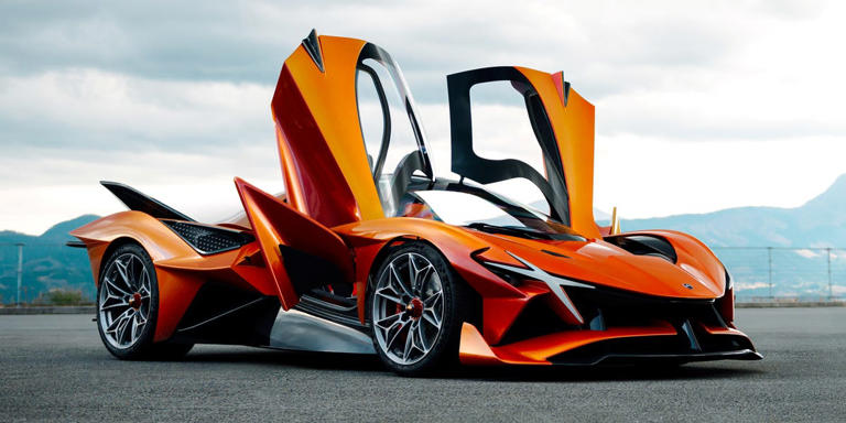 An 800-HP V-12, 2866 LBS: The Apollo Evo Has the Specs to Fight ...