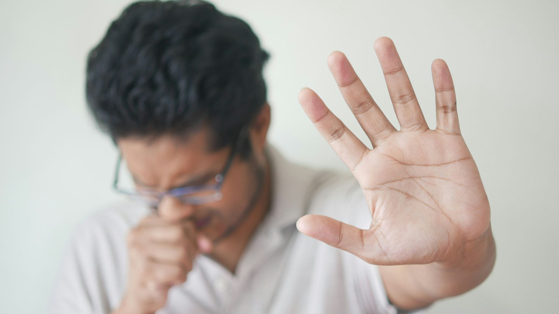 Tickly Throat? 10 Foods to Avoid When You Have a Cough & 10 to Eat Instead