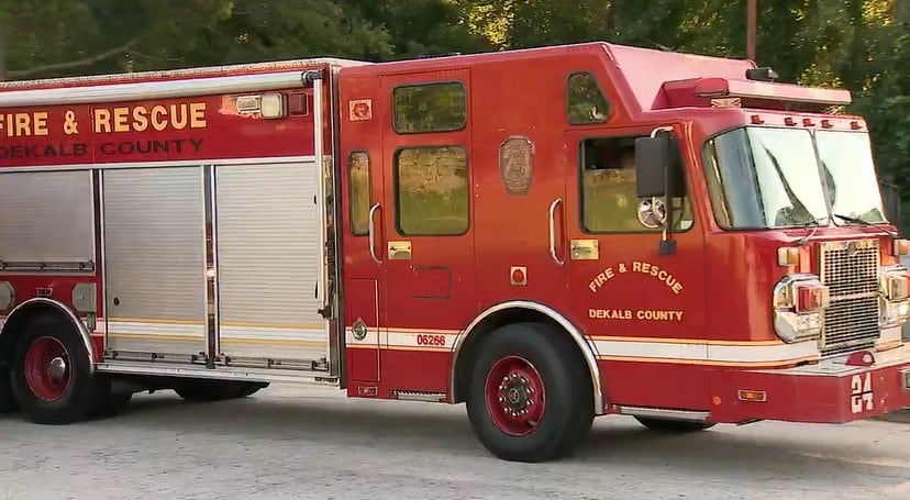 Metro Atlanta firefighter hurt fighting fire