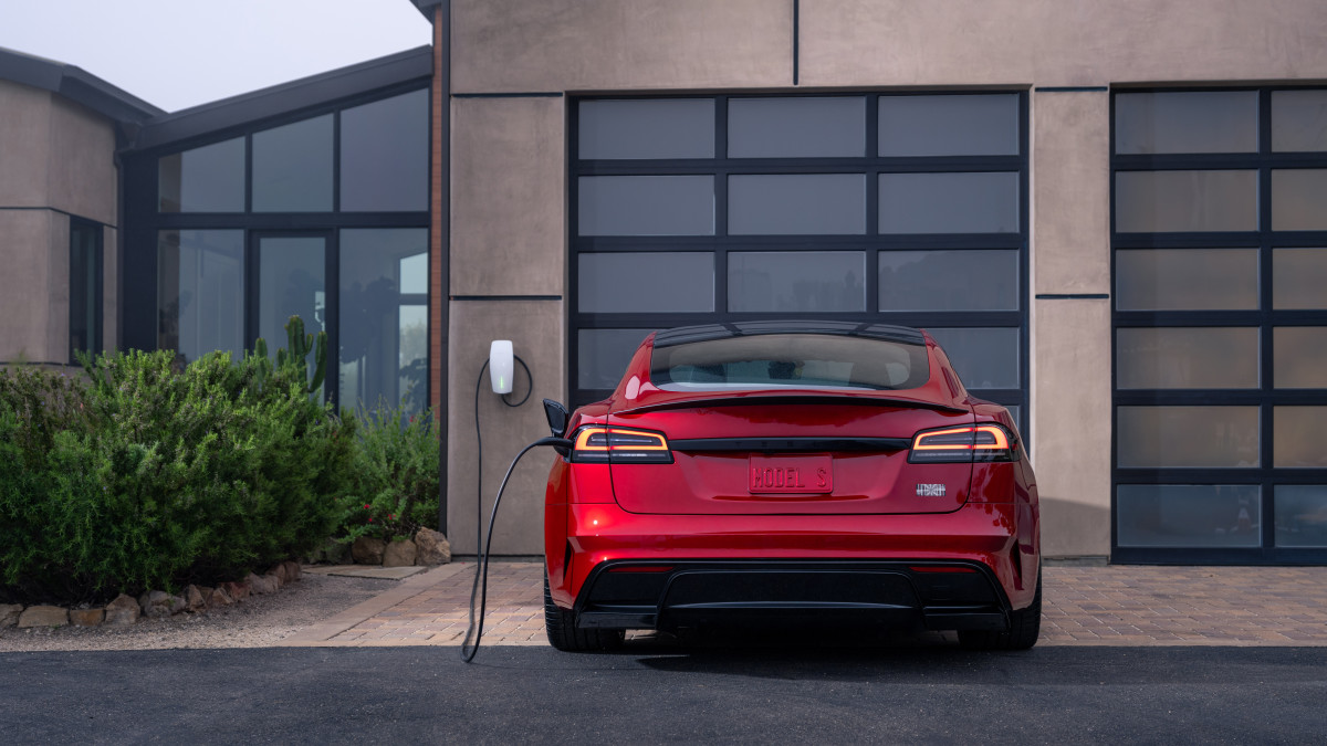 Tesla’s New 7-Year Warranty Helps Owners—Unless You Bought a Cybertruck