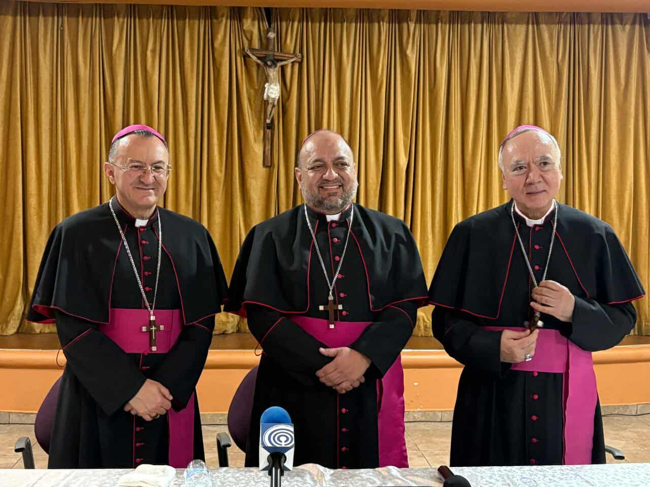 Nuncio Apostólico Joseph Spiteri exhorta a Monseñor Cerra Luna a llevar ...