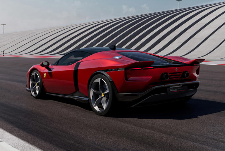 The Ferrari Testarossa returns as a plug-in hybrid with 1035hp