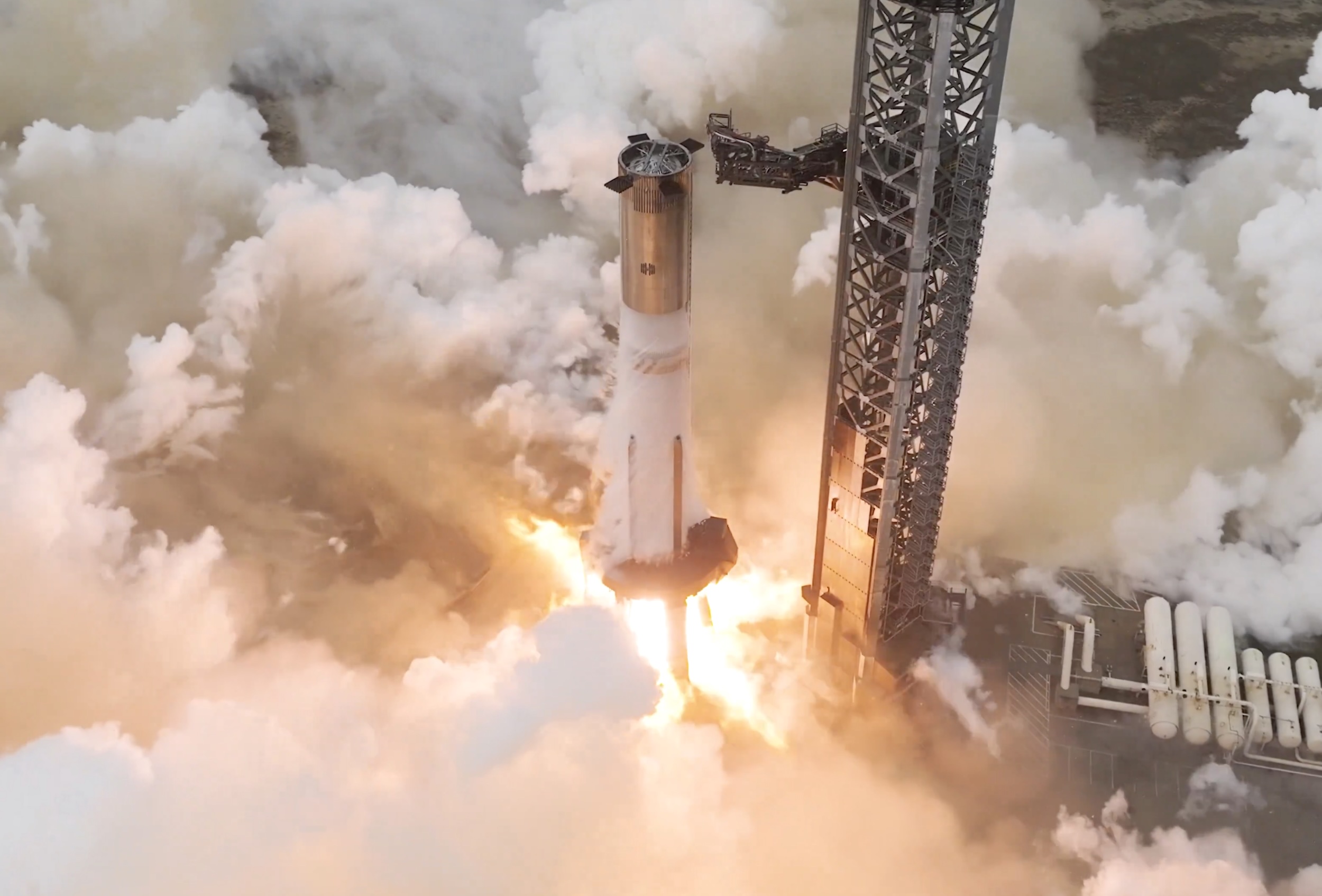Watch SpaceX blast its Super Heavy booster for 11th Starship flight