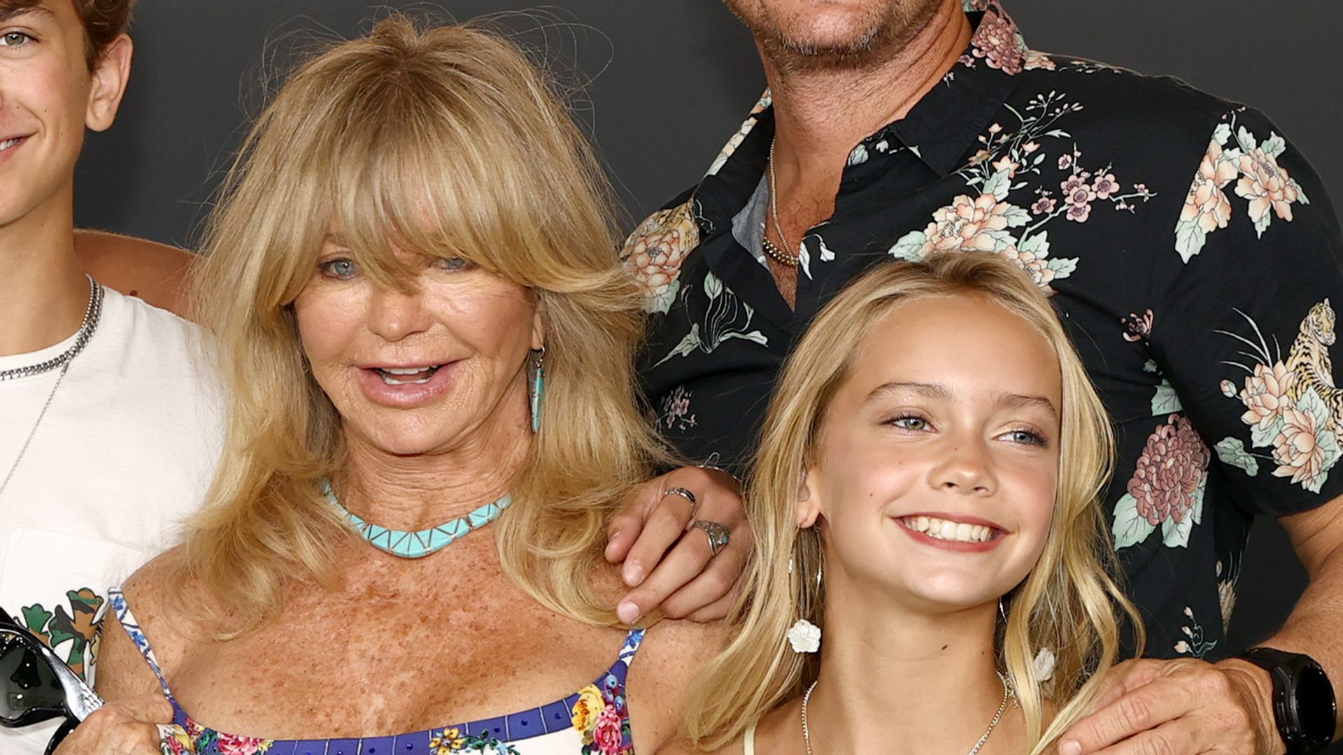 How Goldie Hawn supported preteen granddaughter on the red carpet ...