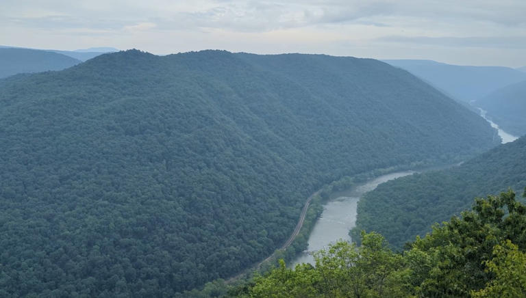 Take a hike! New River Gorge offers breathtaking views, health benefits ...