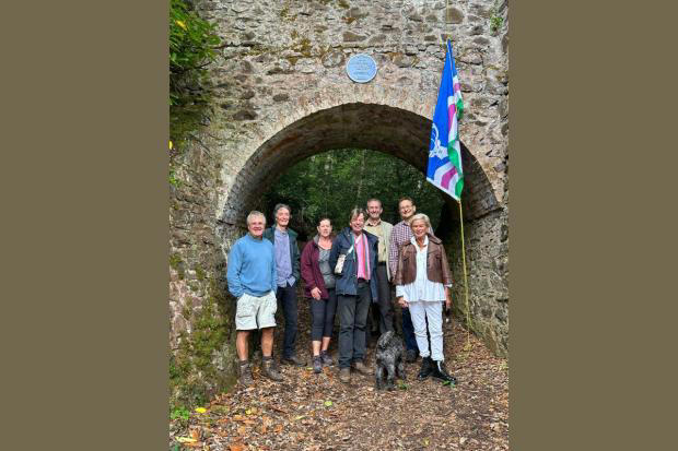 Blue plaque unveiled in Somerset honouring computer programmer