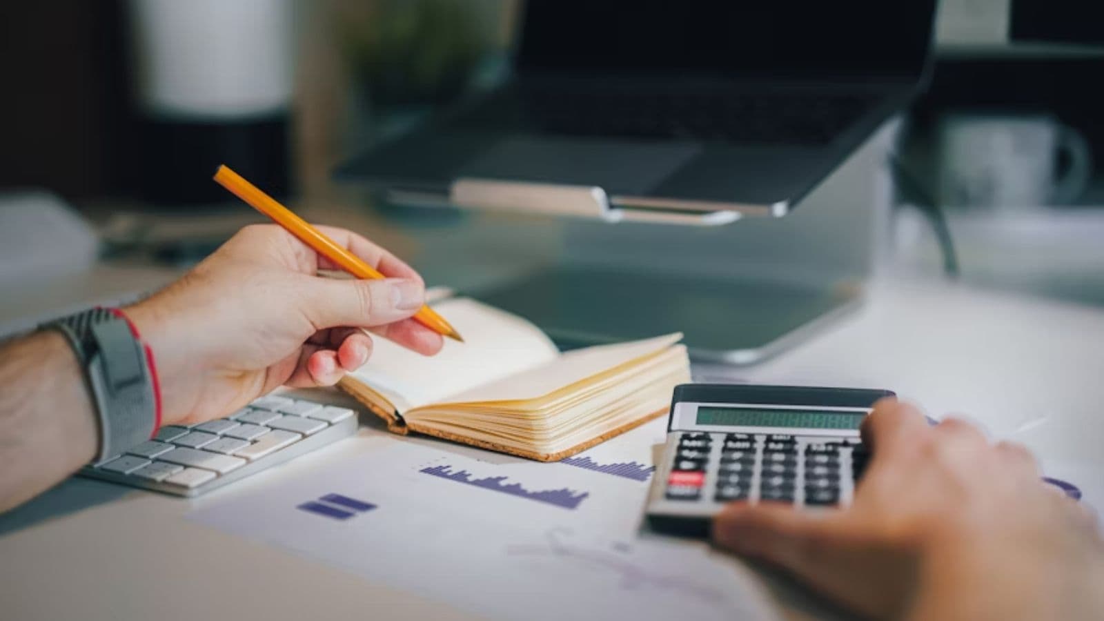 EXCLU RMC. Doute, fatigue, pression : 67 % des patrons d'entreprise ...