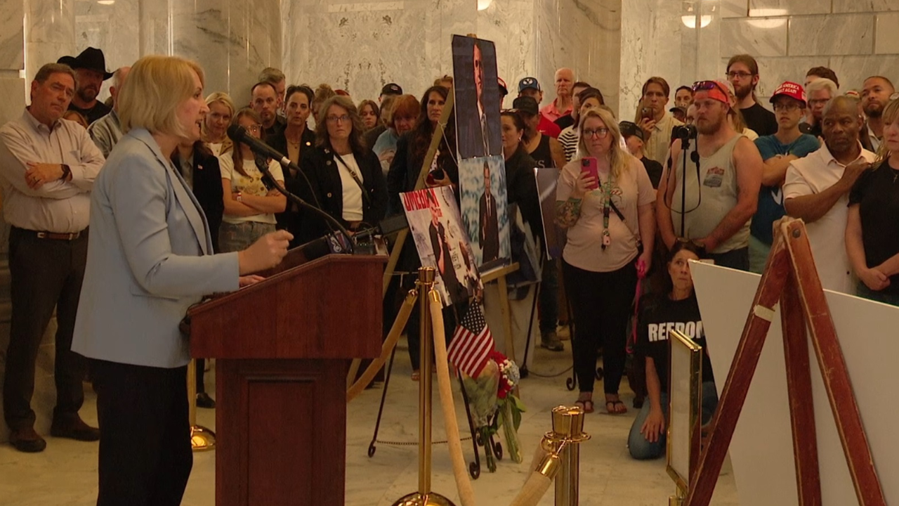 Vigil held in Utah State Capitol rotunda for Charlie Kirk