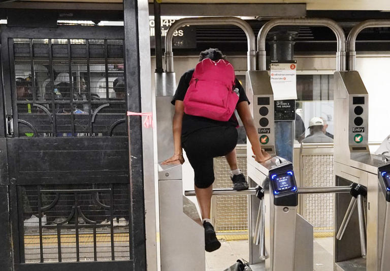 MTA lost $1B to fare and toll evasion last year, bombshell watchdog analysis finds