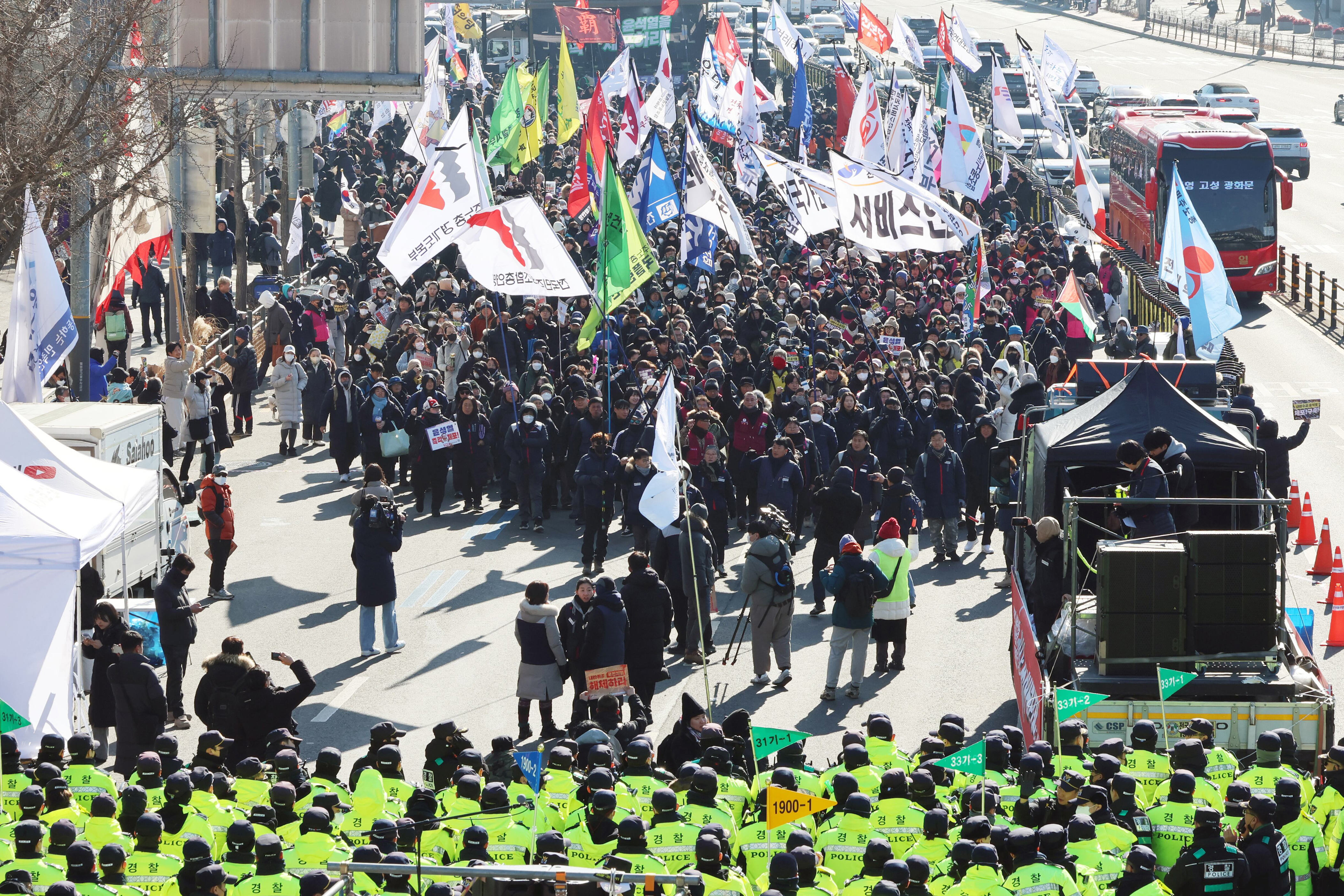 KCTU member gets suspended sentence for rally walkie-talkie attack